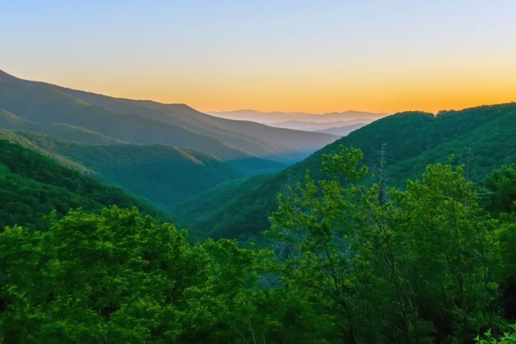 15 Amazing Blue Ridge Sunrise Spots with Mountain Views - Road Trip Roaming