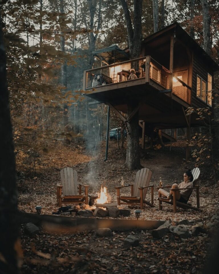 15 Jaw-Dropping Cabins Perfect for a Cozy Weekend Getaway